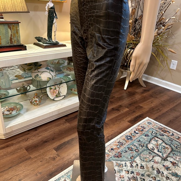 Tark 1 | Pants & Jumpsuits | Absolutely Gorgeous Parisian Snake Like ...